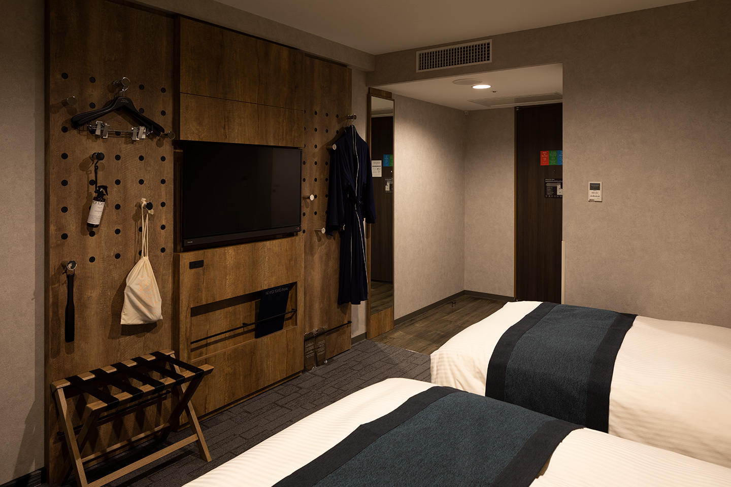 Guest Rooms | THE KNOT TOKYO Shinjuku
